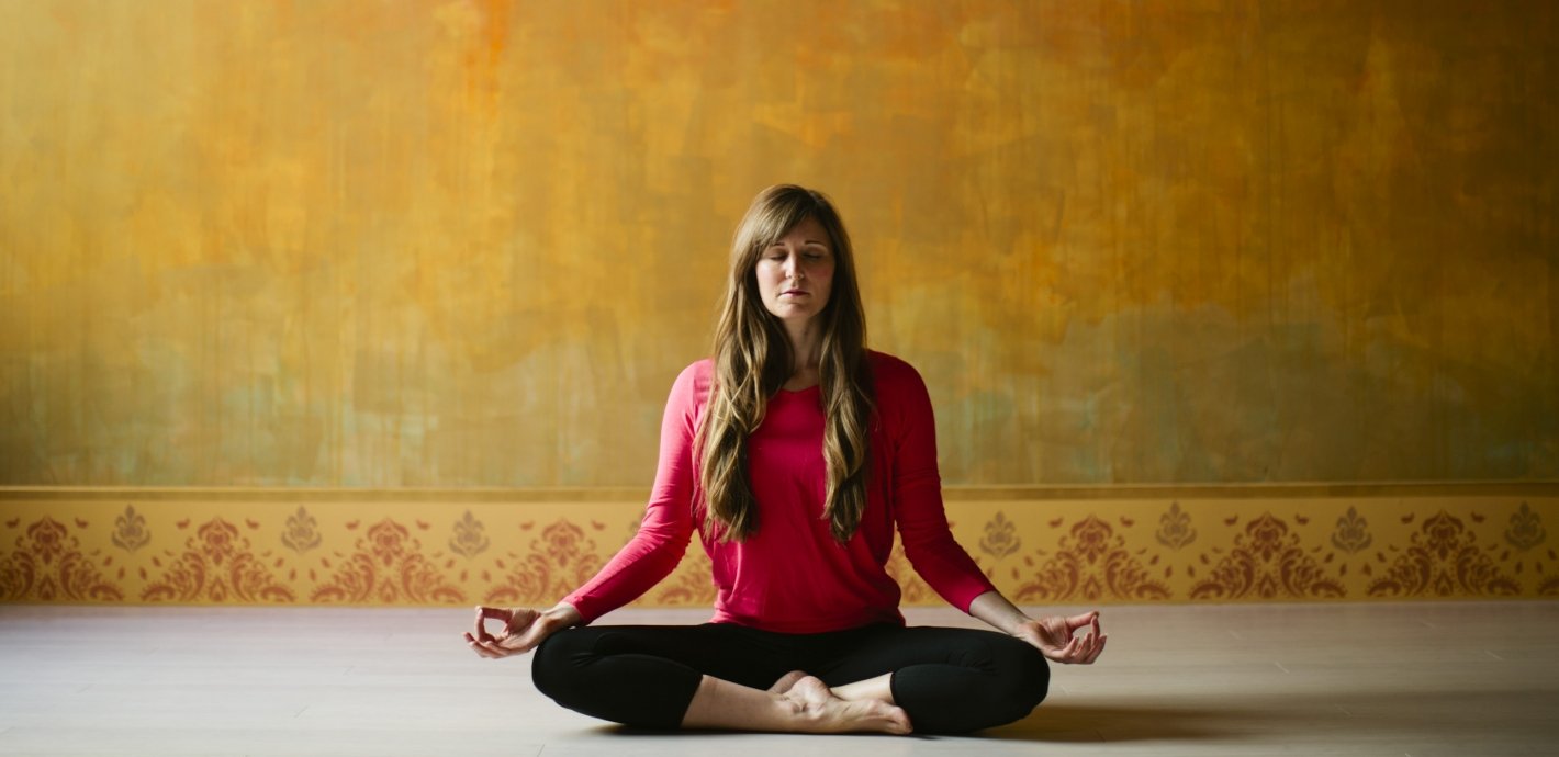A Simple Practice to Help You Meditate Anywhere - Sonima A Simple Practice to Help You Meditate Anywhere - Sonima