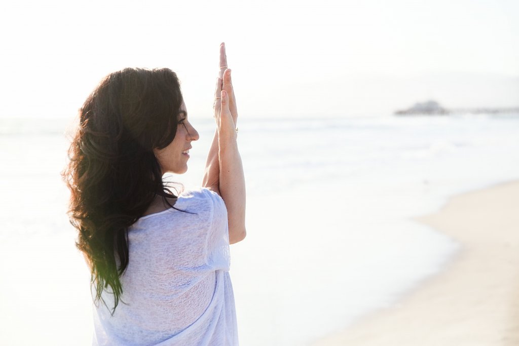 5 Simple Yoga Postures to Maximize Happiness - Sonima